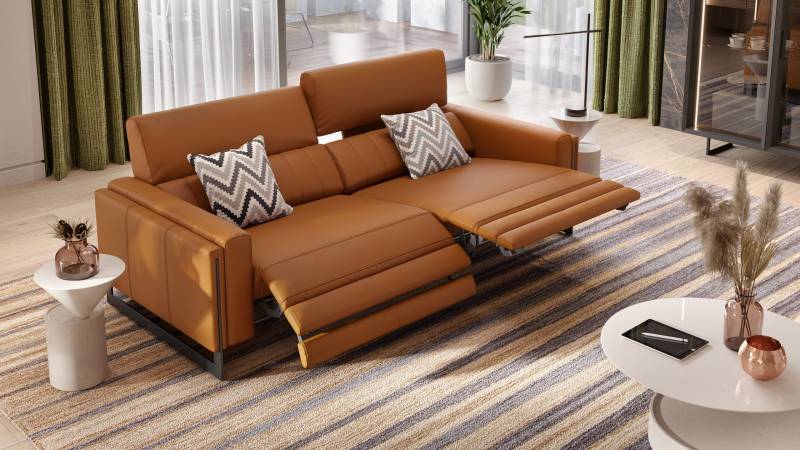 3-Sitzer Ledercouch mit schicken dünnen Füßen | Sofanella